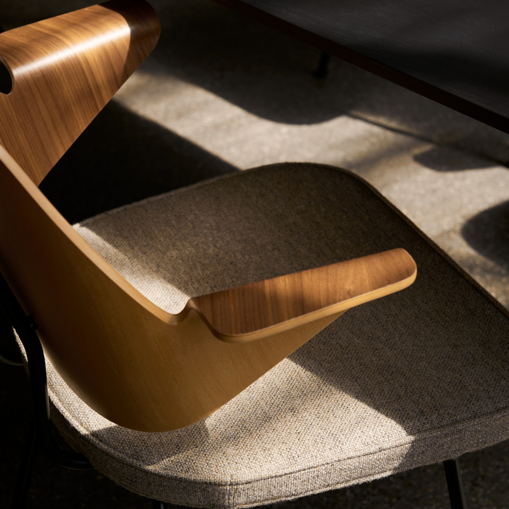 &Tradition RD7 RFH Armchair | Utility Design UK