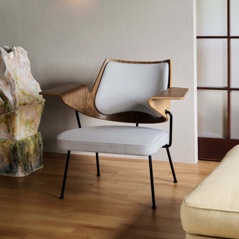 &Tradition RD8 RFH Lounge Chair | Utility Design UK