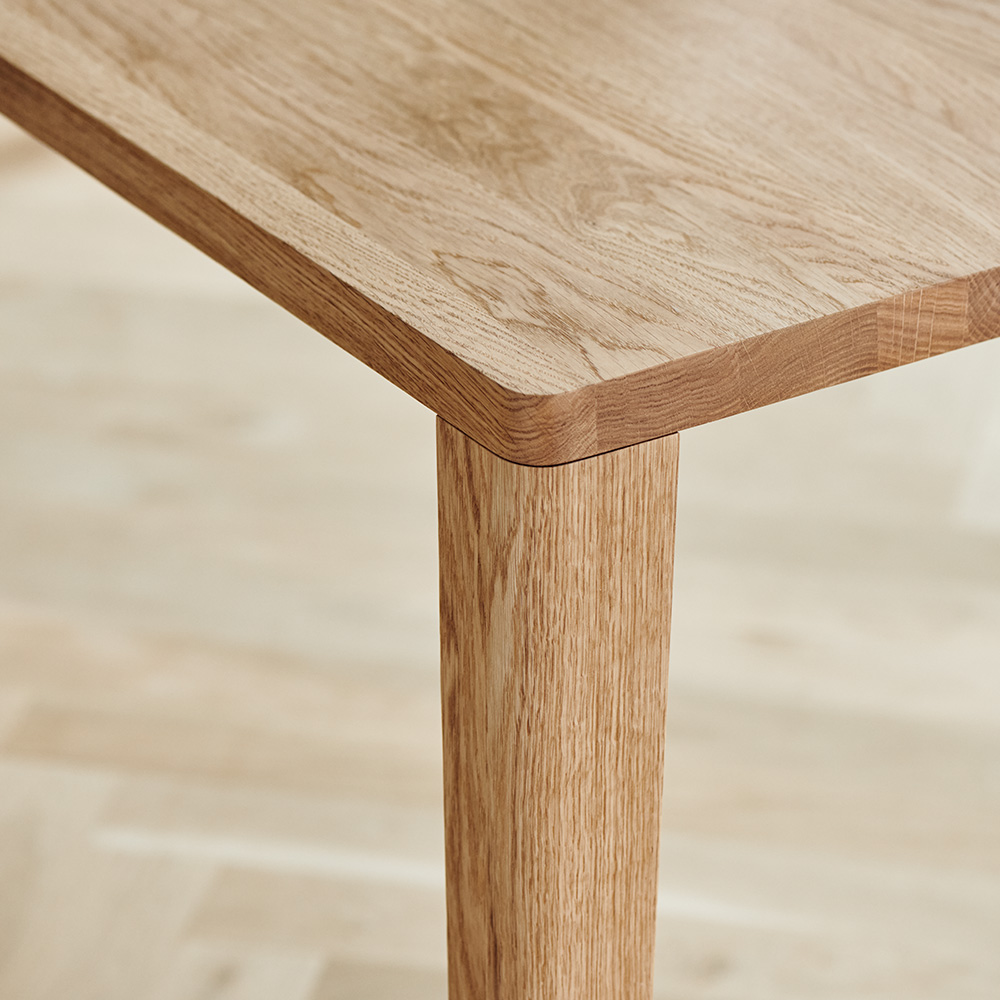 Buy the Bolia Graceful Solid Oiled Oak Table | Outlet Sale