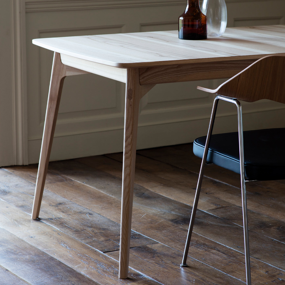 The Case Furniture Dulwich Extending Dining Table can seat between 6 ...