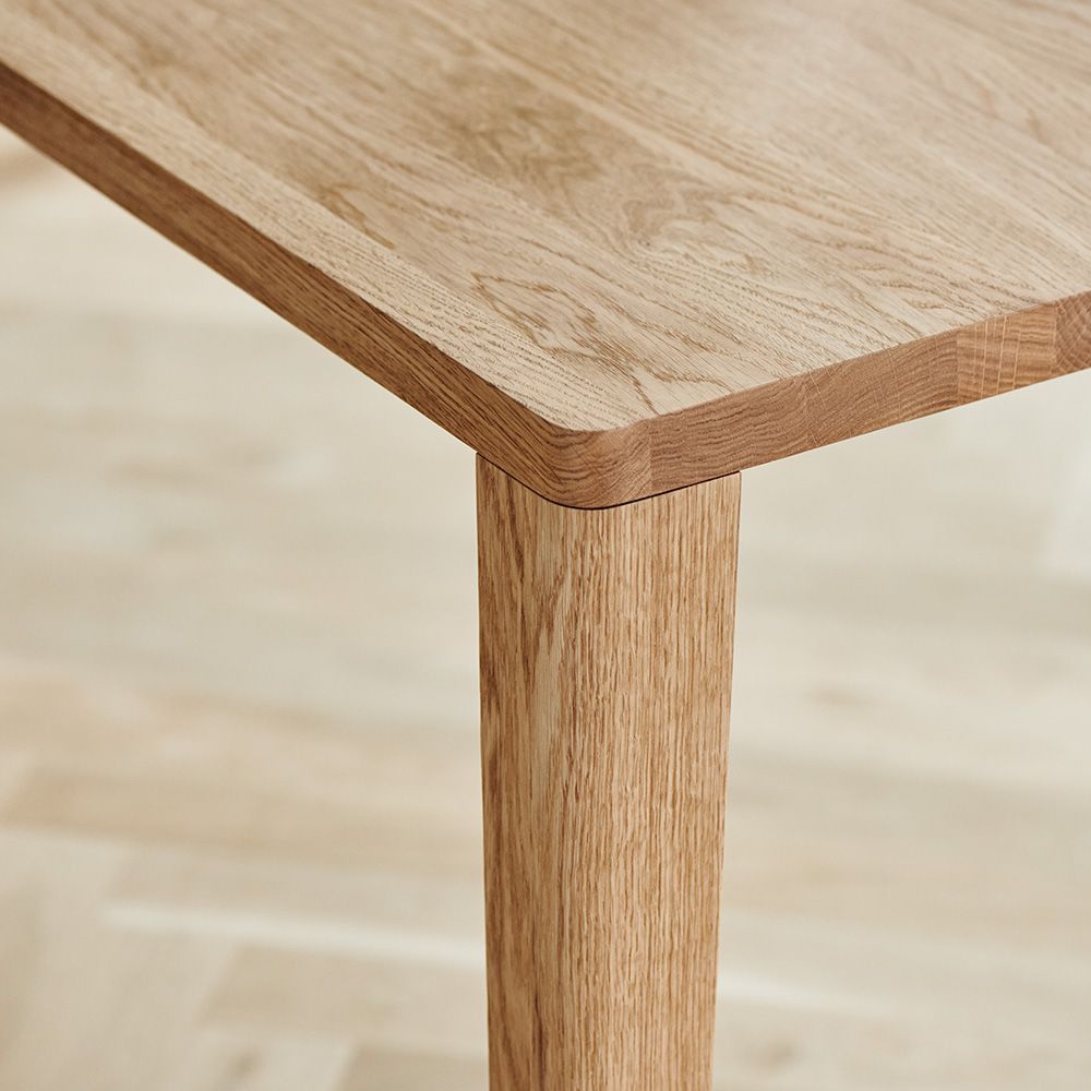 Buy the Bolia Graceful Solid Oiled Oak Table | Outlet Sale