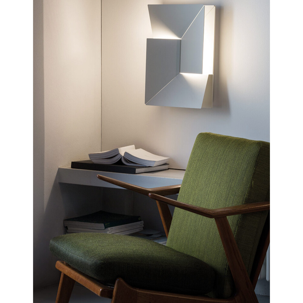 Nemo Shadow Wall Light Moyen | Utility Design UK