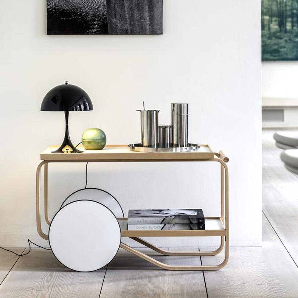 Buy the Louis Poulsen Panthella 250 Table Lamp | Free UK Delivery